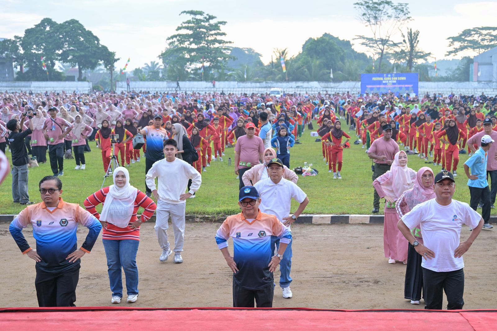 Siaran Pers: Mendikdasmen Ikuti Senam Anak Indonesia Hebat Bersama 7. ...