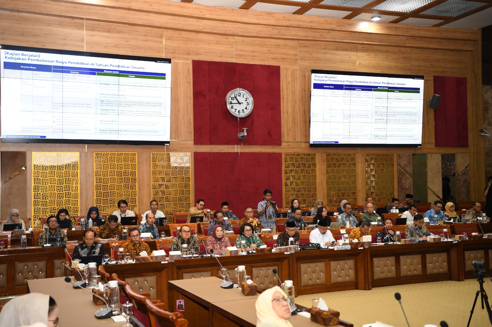 Siaran Pers: Langkah Kemendikdasmen dalam Melaksanakan Putusan Mahkamah ...